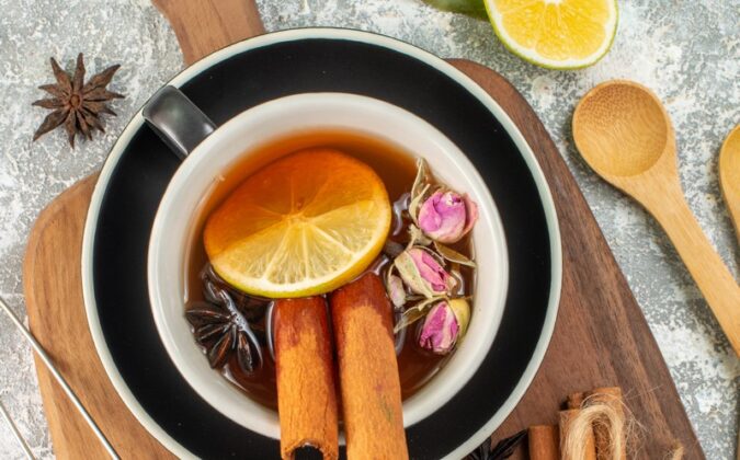 Čaj s medom a citrónom? Pridajte týchto 12 ingrediencií